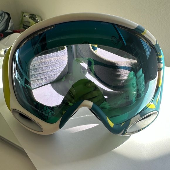 Oakley | Accessories | Oakley Ski Goggles With Green Lens | Poshmark
